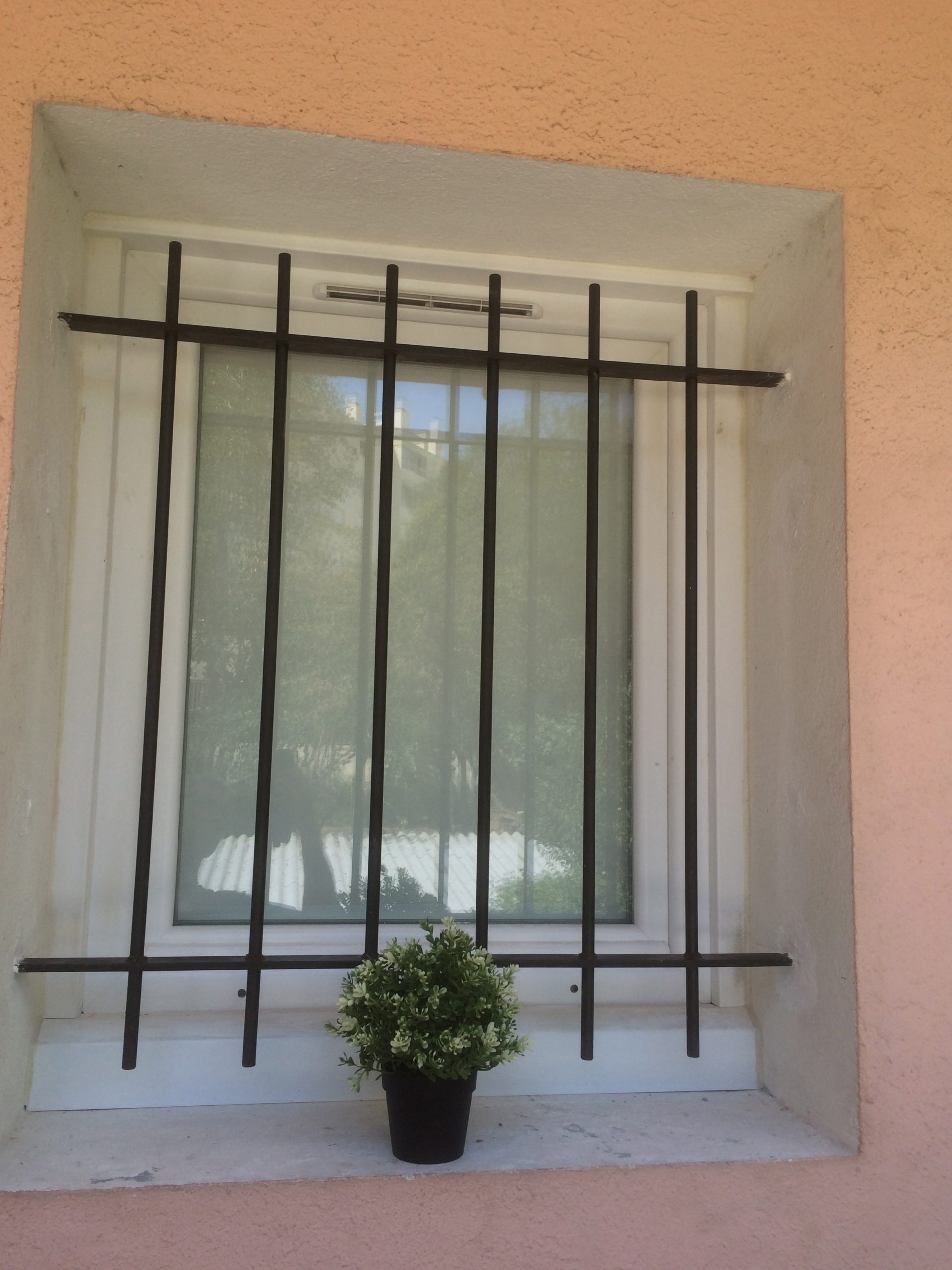 Grille de défense fixe pour fenêtres - Grille de défense.fr